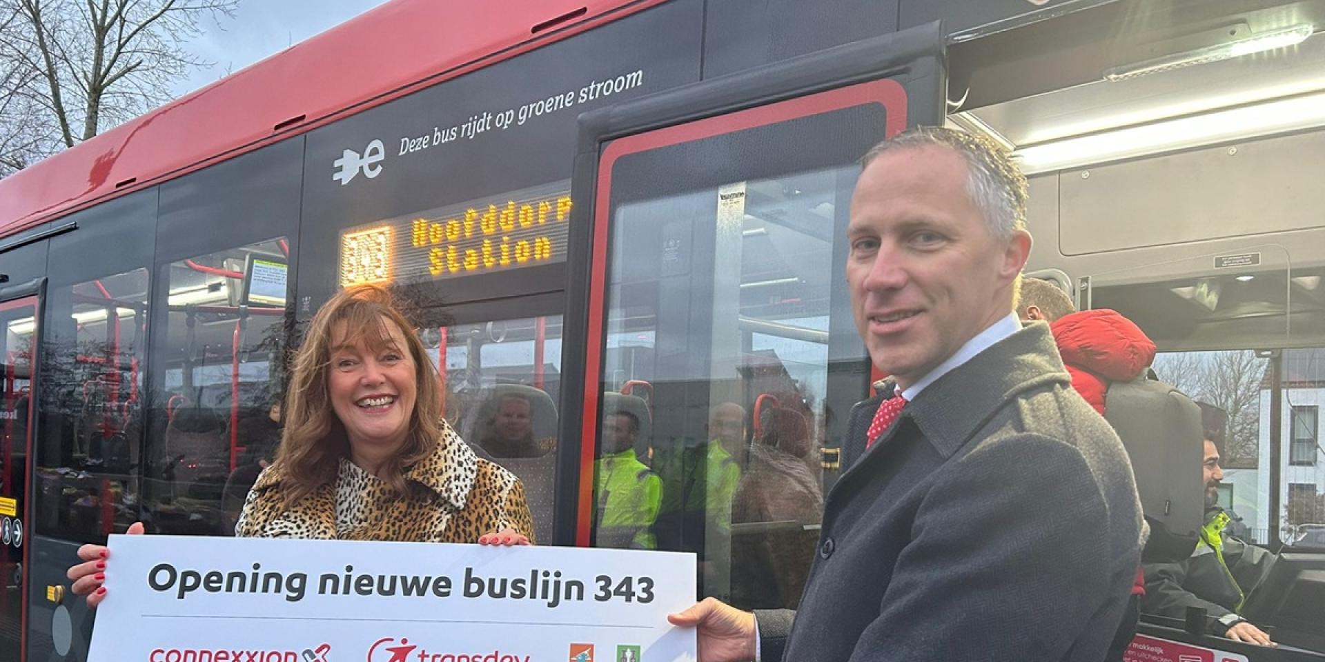 Feestelijk opening nieuwe R-net buslijn 343 bij halte SKWA | InforMeer